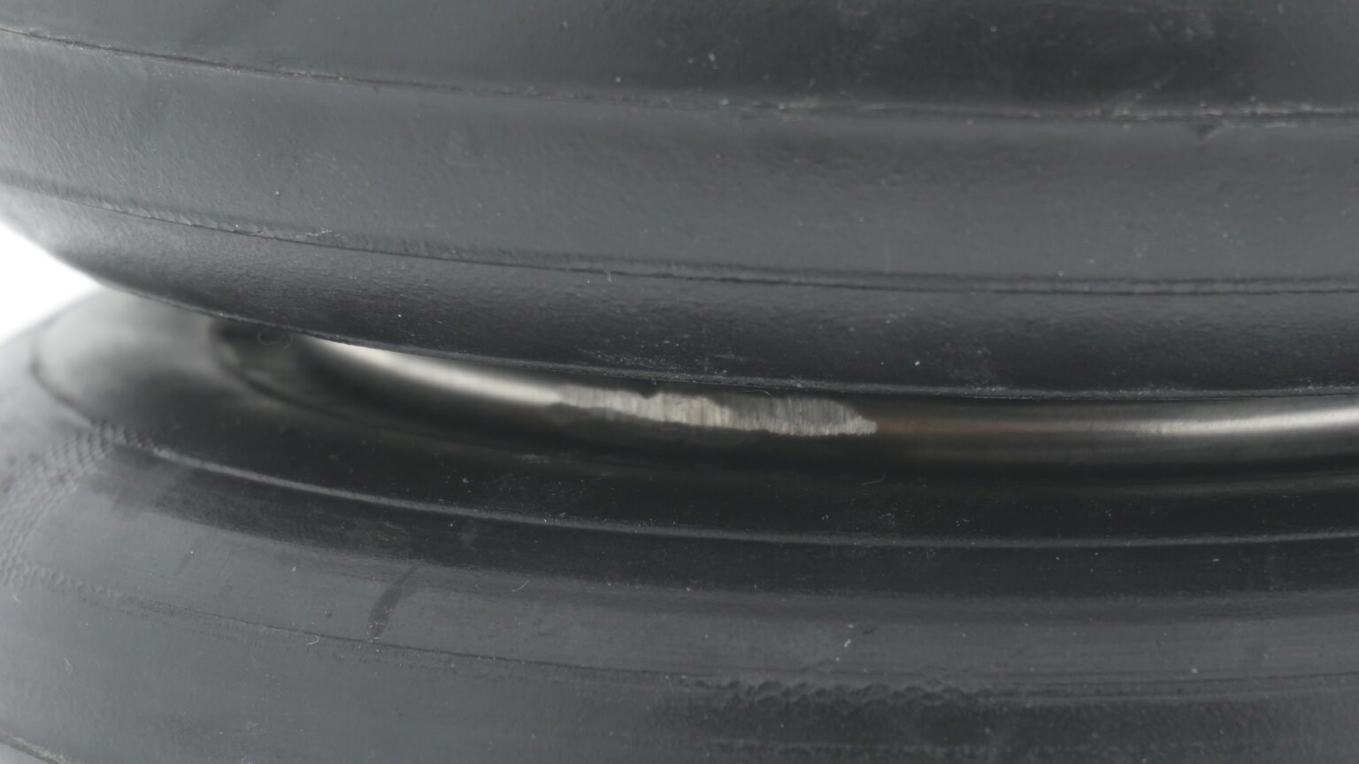 How Air Bellows Improve Fuel Efficiency in Large Vehicles - Air Bellows